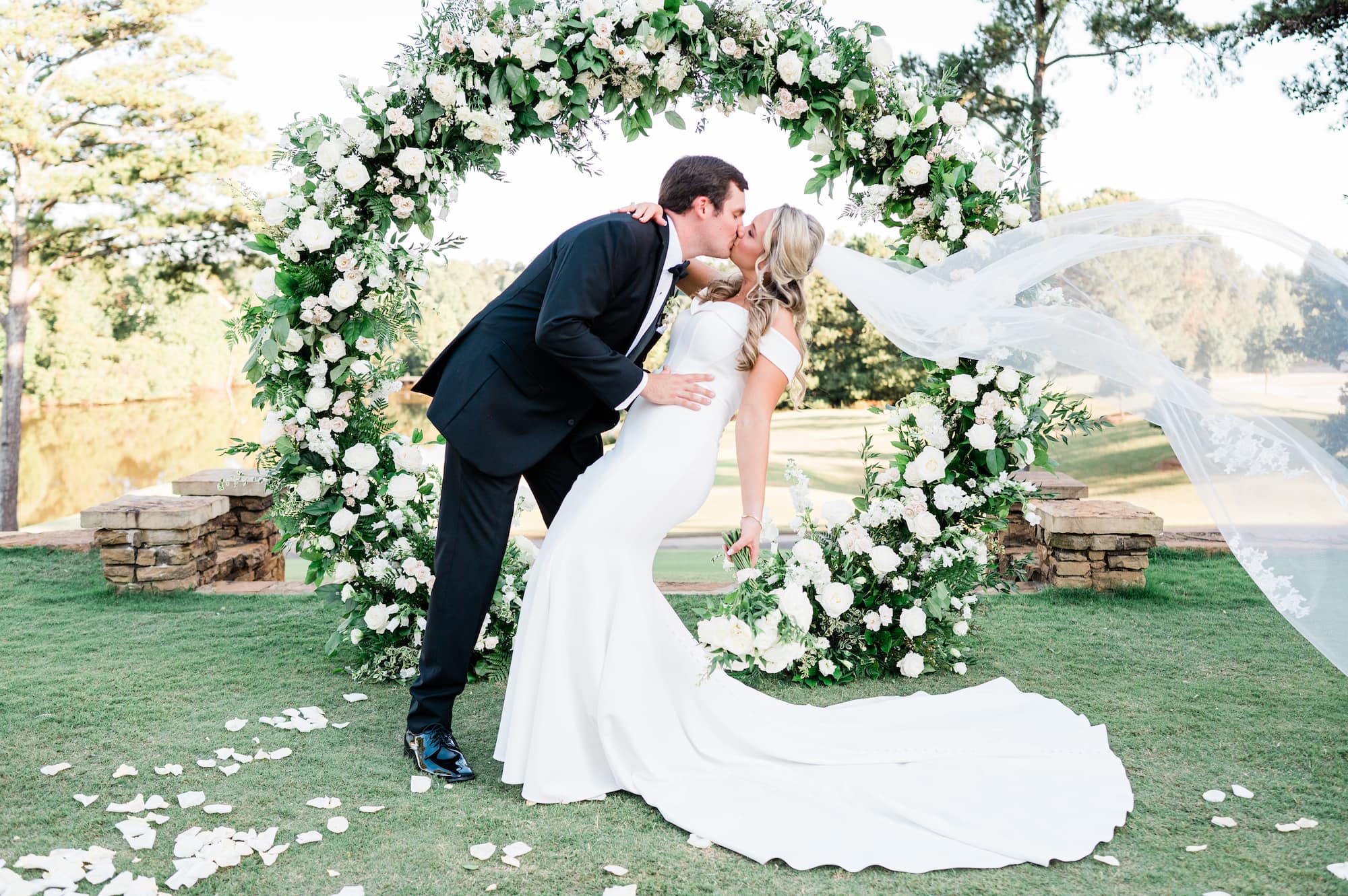 TPC Sugarloaf Country Club Wedding - ellirowphotography.com